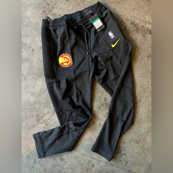 Nike | Pants | New Mens Nike Nba Atlanta Hawks Basketball On Court ...